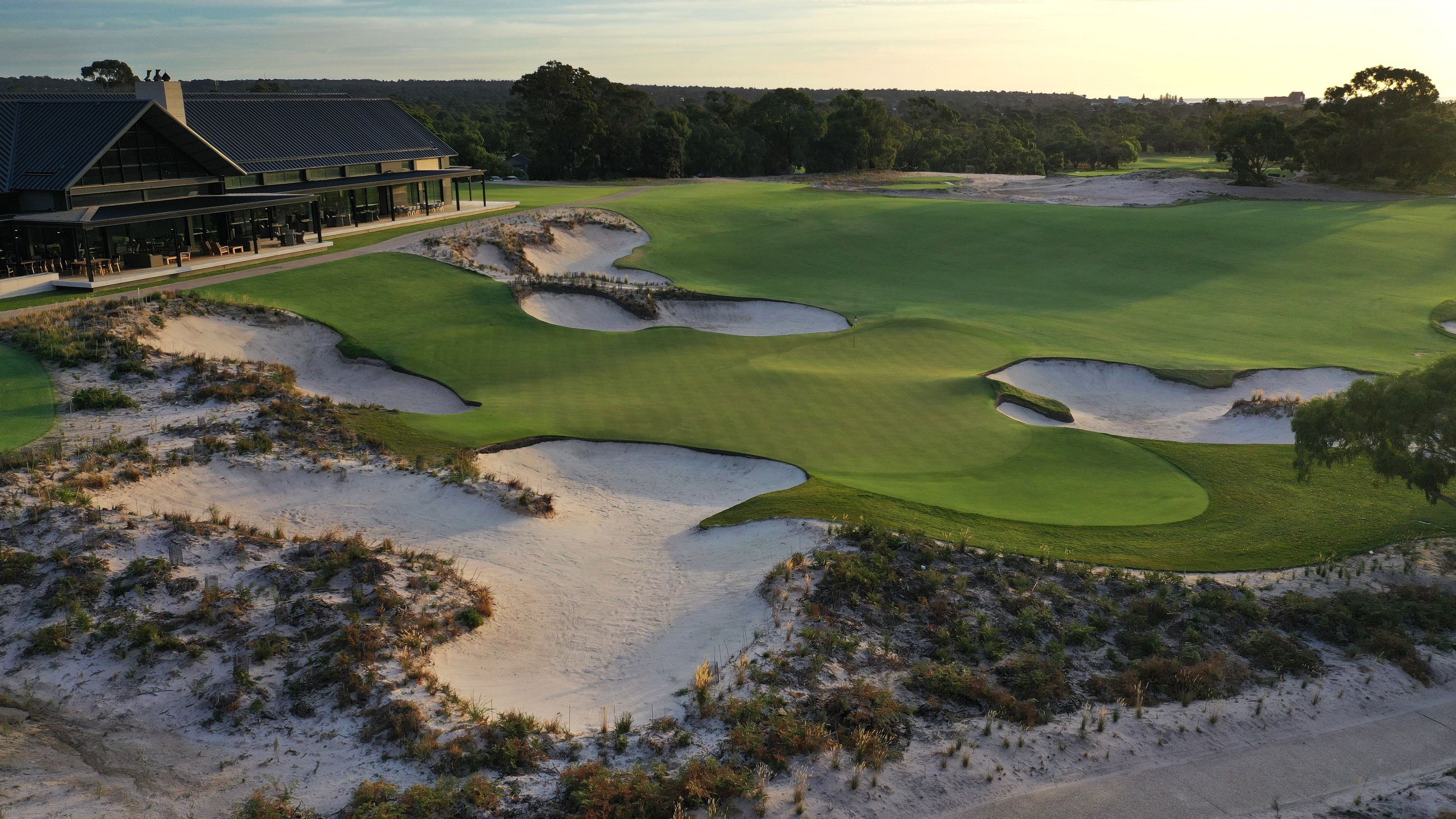 Peninsula Kingswood Country Golf Club - Signature Experiences of Australia